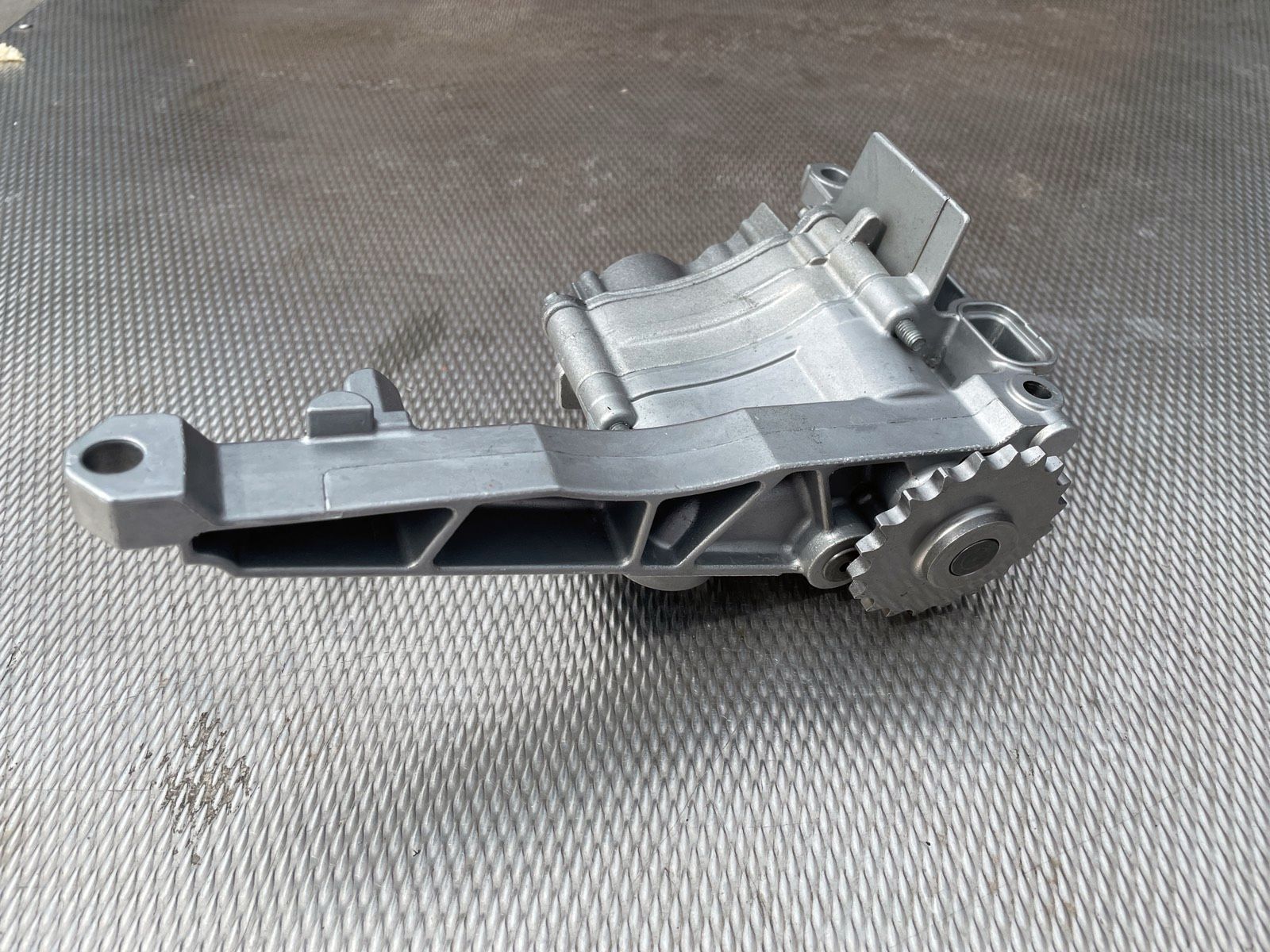GENUINE Mercedes Engine OM642 Parts – RadBoxx