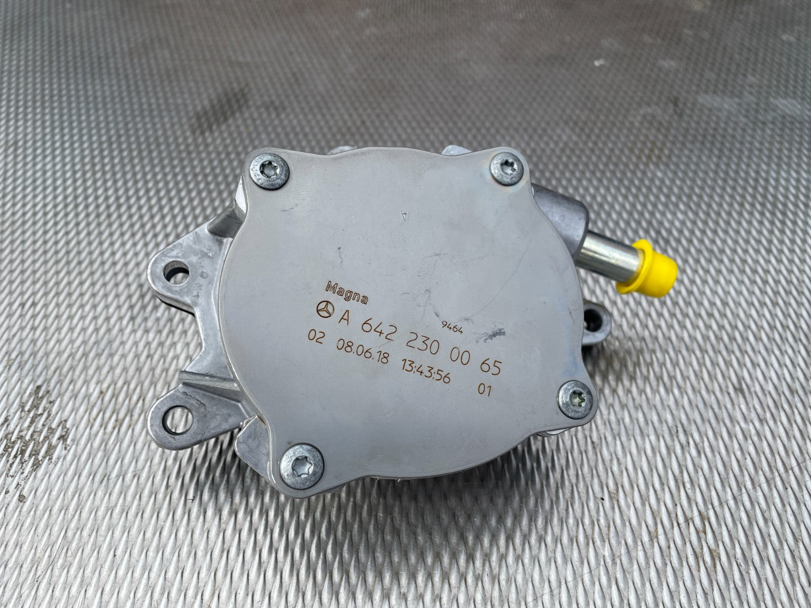 Original Mercedes OM642 engine parts – RadBoxx